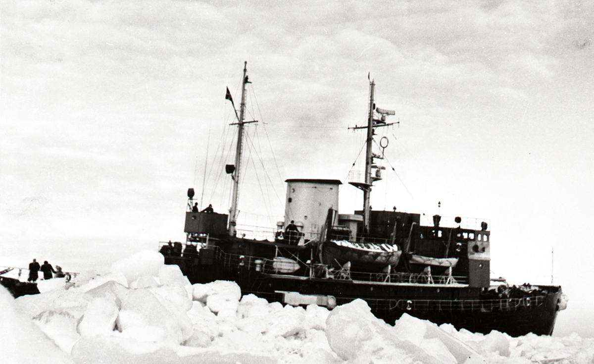 Isbrytaren Ymer. - Sjöhistoriska museet / DigitaltMuseum