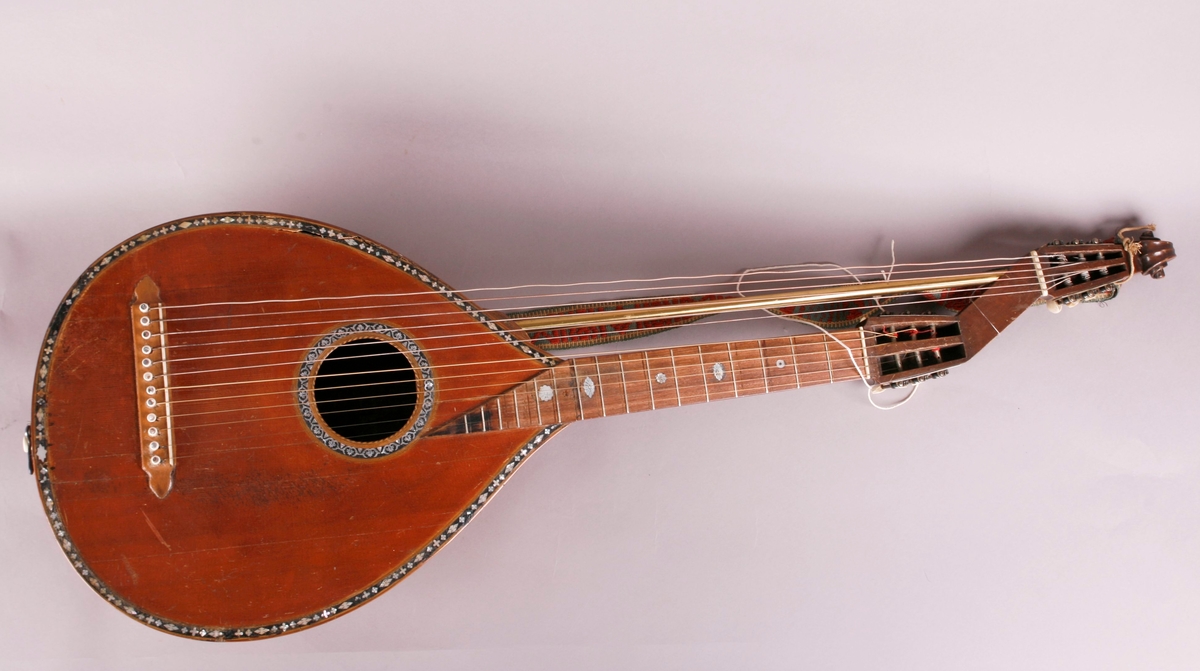 Lutt - Ringve Musikkmuseum / DigitaltMuseum