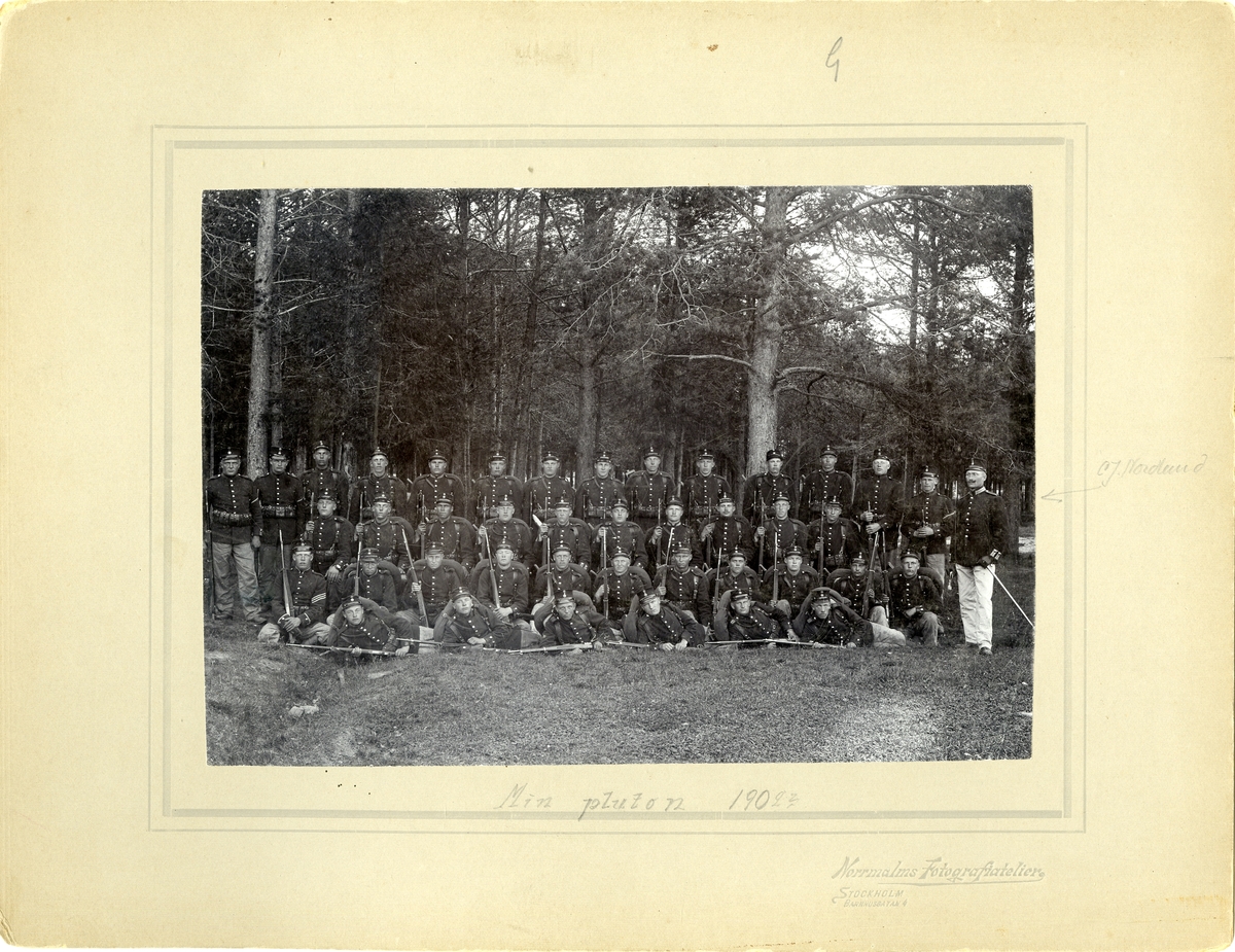 Grupporträtt av soldater vid Norrbottens regemente I 19, 1902 ...